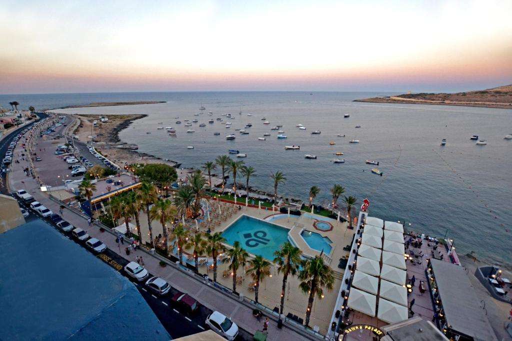 Qawra Palace Resort & Spa | Blue Bay Travel